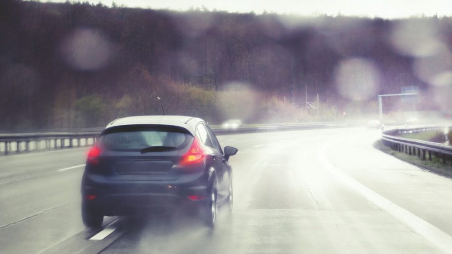 8 Cara Merawat Mobil Di Saat Musim Hujan - Fastnlow.net