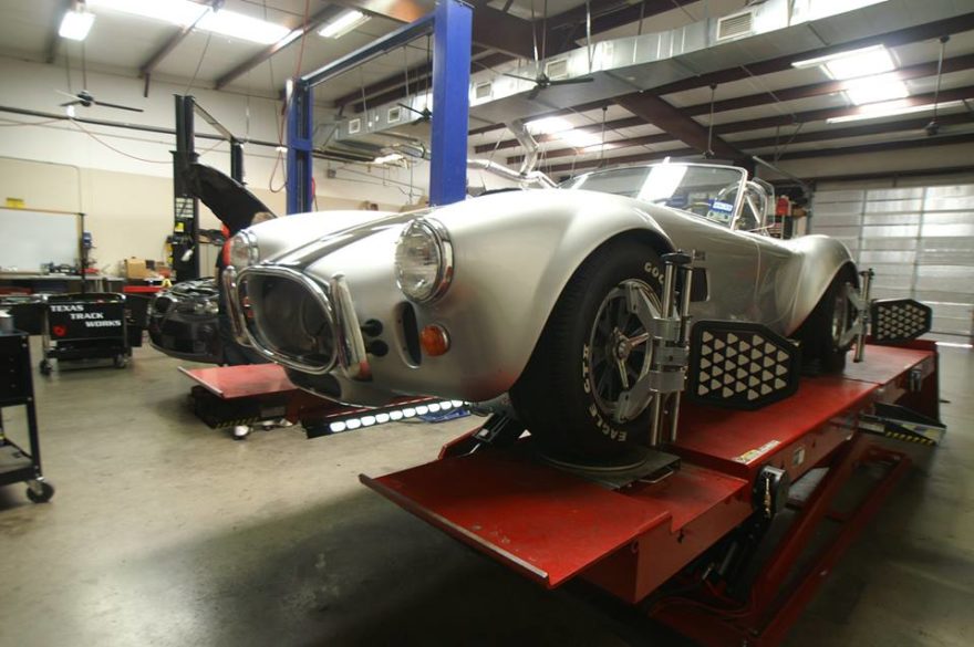 Apa Penyebabnya Ban Mobil Posisinya Bisa Miring? - Fastnlow.net