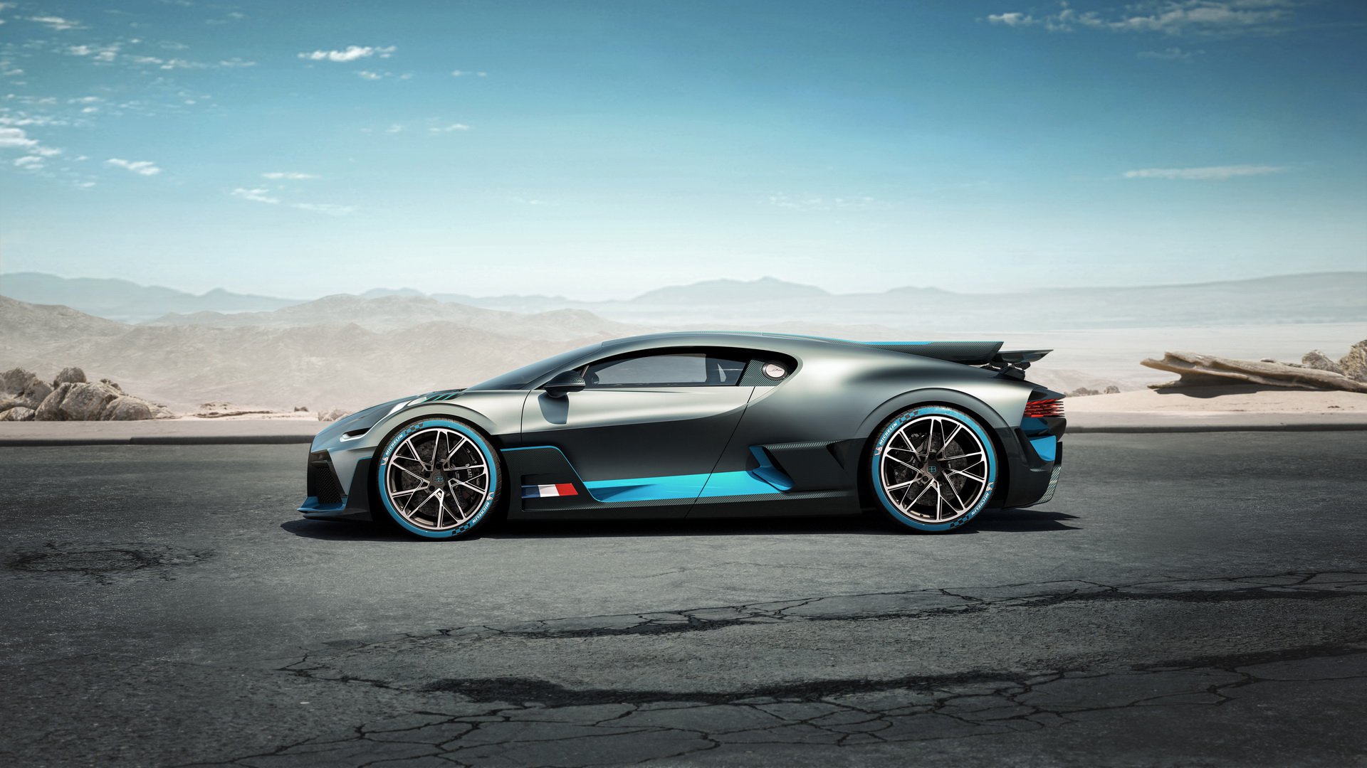 Bugatti Terbaru Dengan Harga Selangit - Fastnlow.net