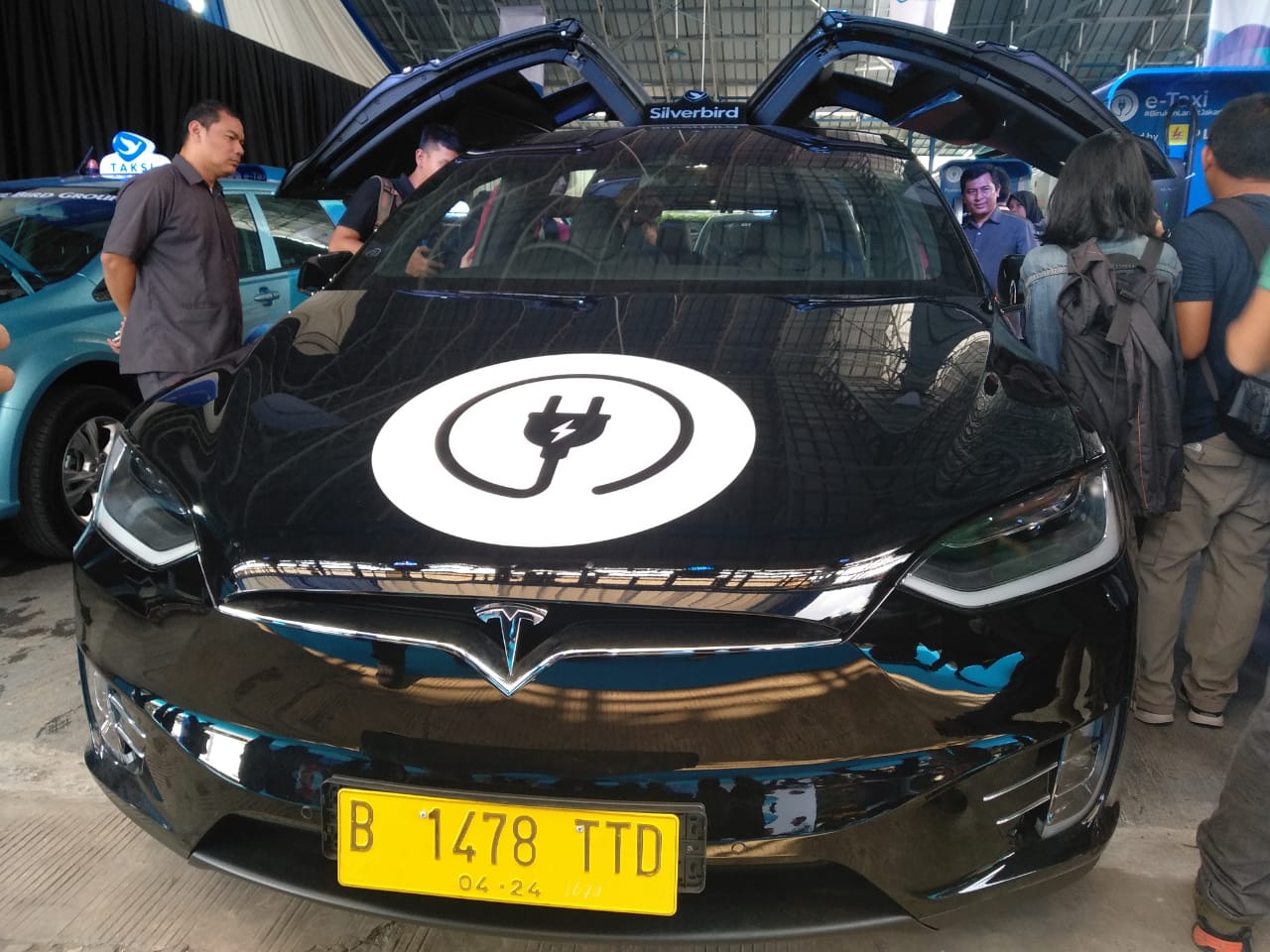 Tesla Bertenaga Listrik Jadi Armada Terbaru Bluebird - Fastnlow.net