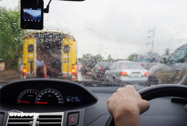 Pengertian Dan Cara Kerja Defogger Pada Mobil - Fastnlow.net