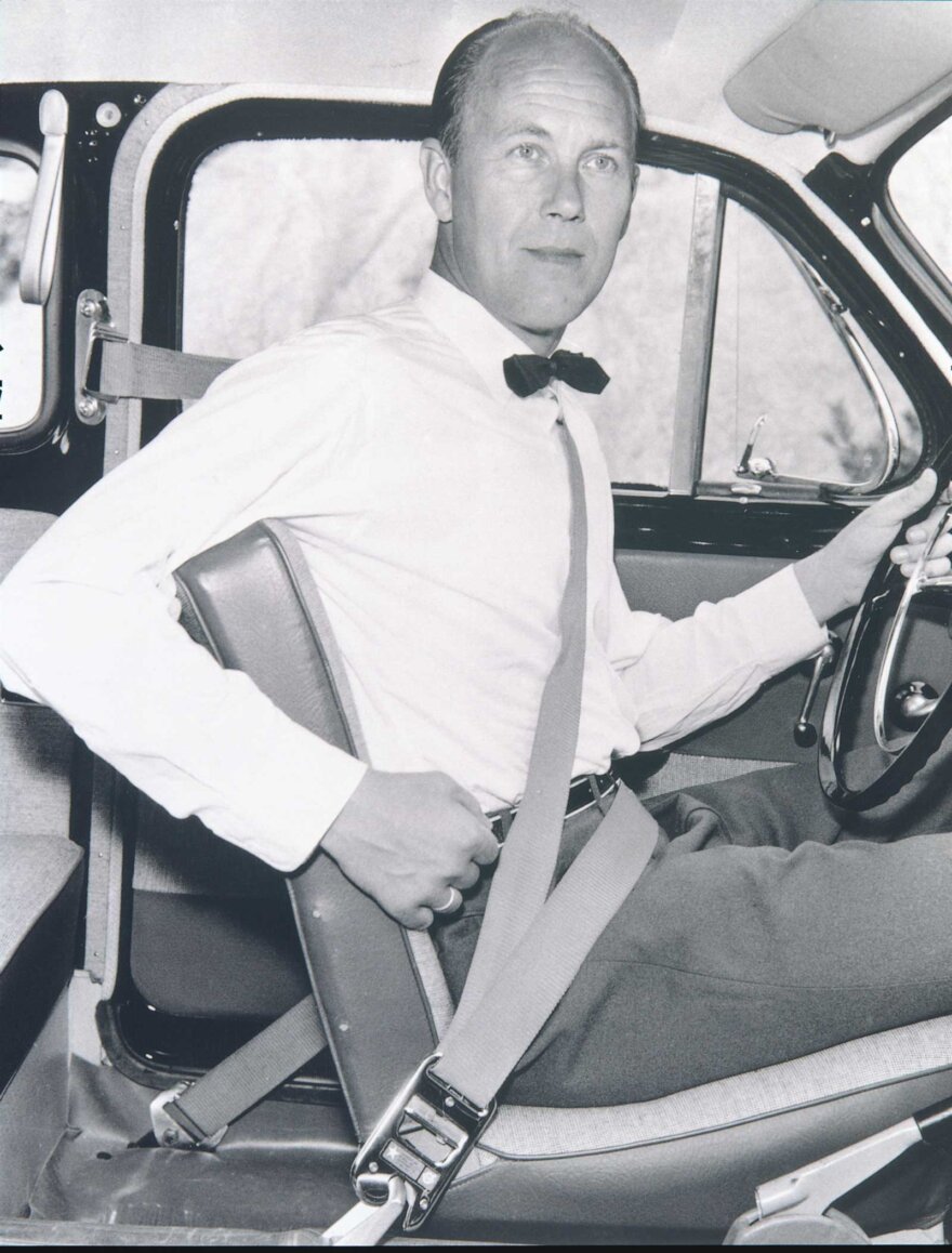 Volvo Perintis Seatbelt Modern 3-titik - Fastnlow.net