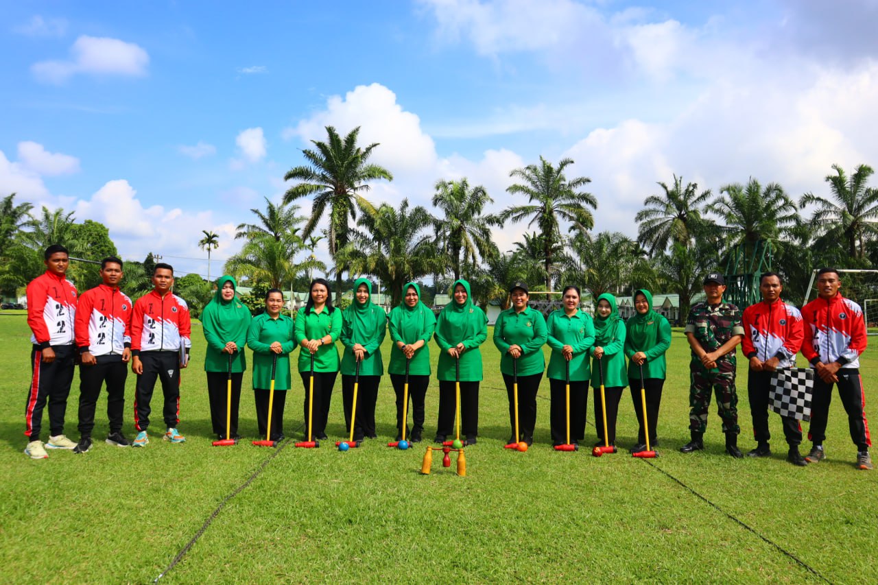 Ketua Persit Cabang XVIII Brigif 7 PD I/BB Melaksanakan Olahraga ...