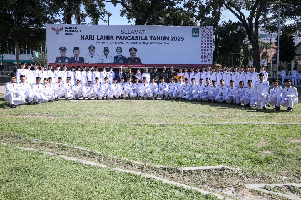 Wakil Wali Kota Pematangsiantar Herlina Bertindak Sebagai Inspektur Upacara Peringatan Hari ...